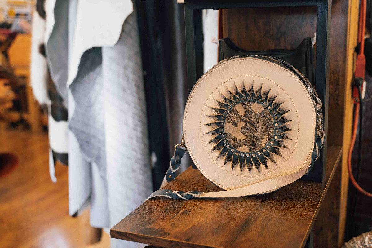 Circular Purse with the Toussaint Twist – Springfield Leather Co